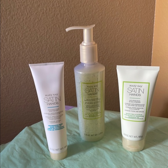 Mary Kay | Skincare | Mary Kay Satin Hands Trio With White And Green ...
